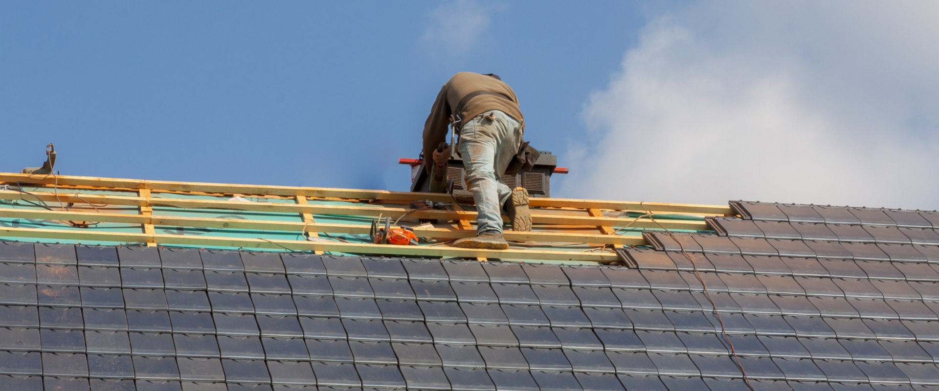 Aligning Your Vision: Finding The Perfect Roofer For Your Construction ...